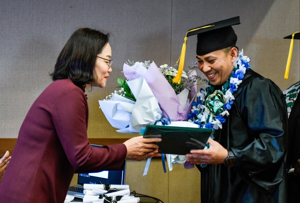 New graduates celebrate academic milestone while serving in uniform ...