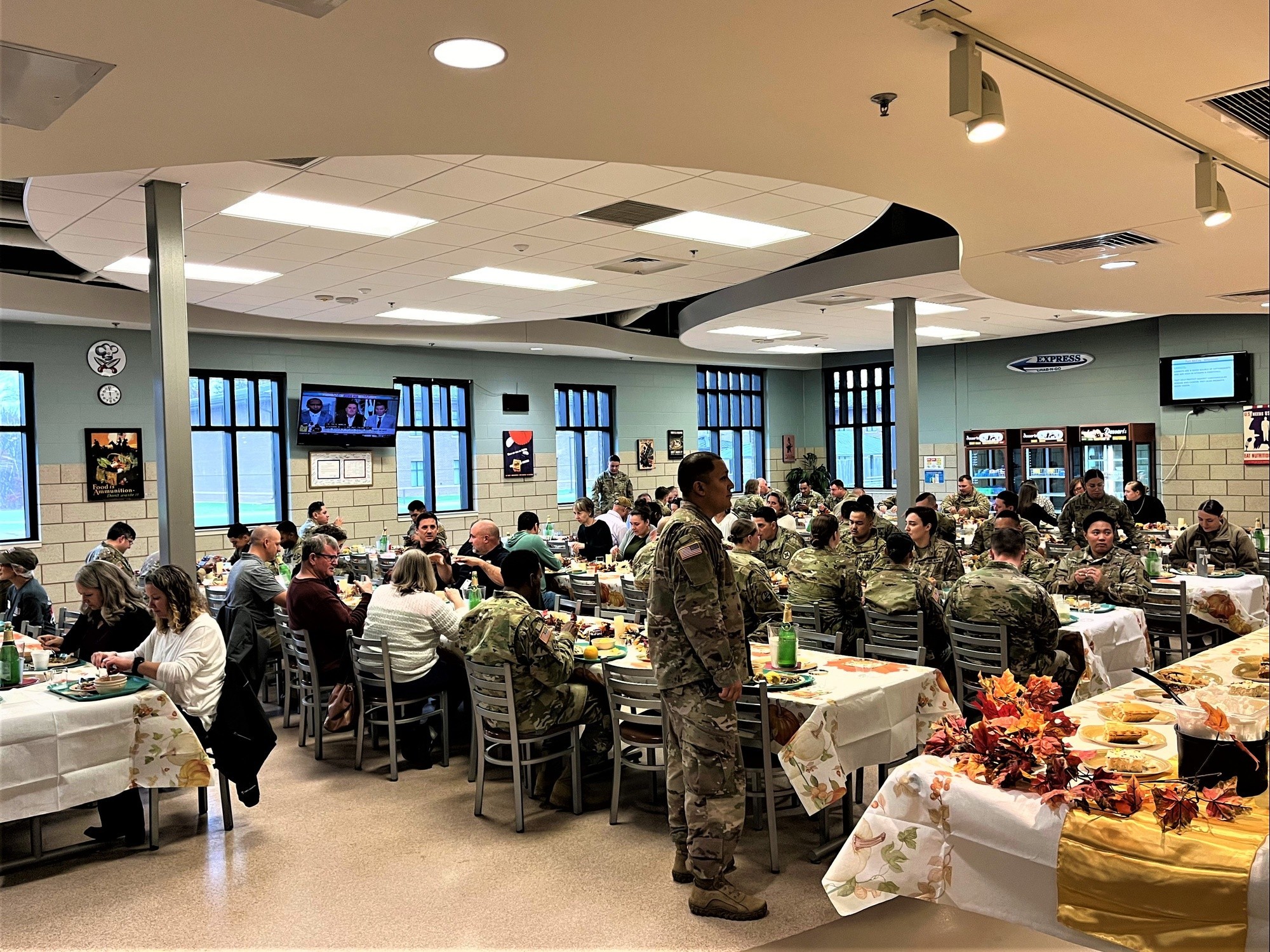 Fort McCoy serves more than 100 for early Thanksgiving meal at dining ...
