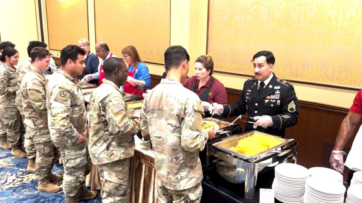 Giving Thanks to Our Single Soldiers | Article | The United States Army