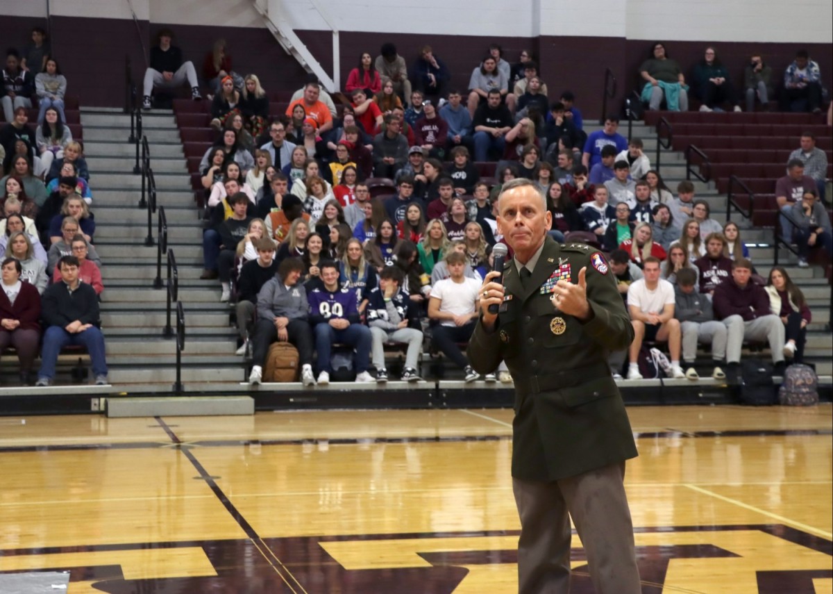 Karbler tells students to ‘Be All They Can Be’ | Article | The United ...