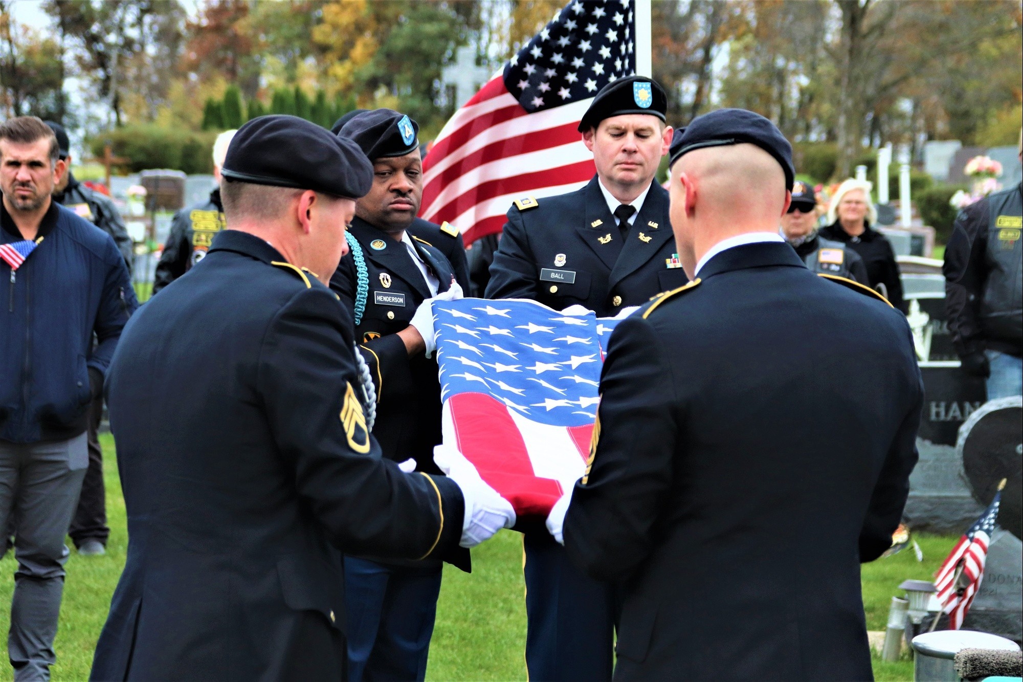 Photo Essay: Korean War hero laid to rest in return to Wisconsin ...