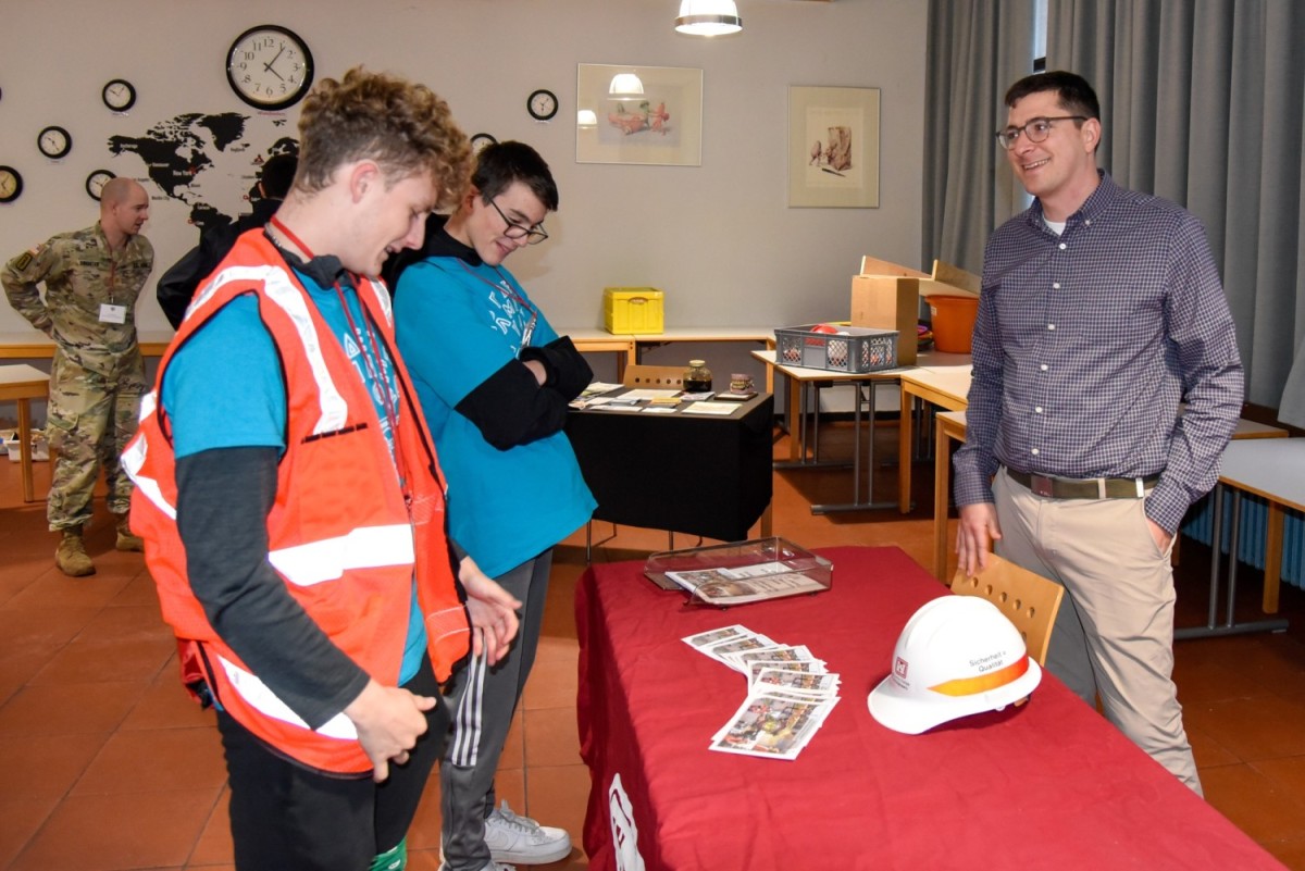 Army Engineers support STEMposium with DoDEA students from across ...
