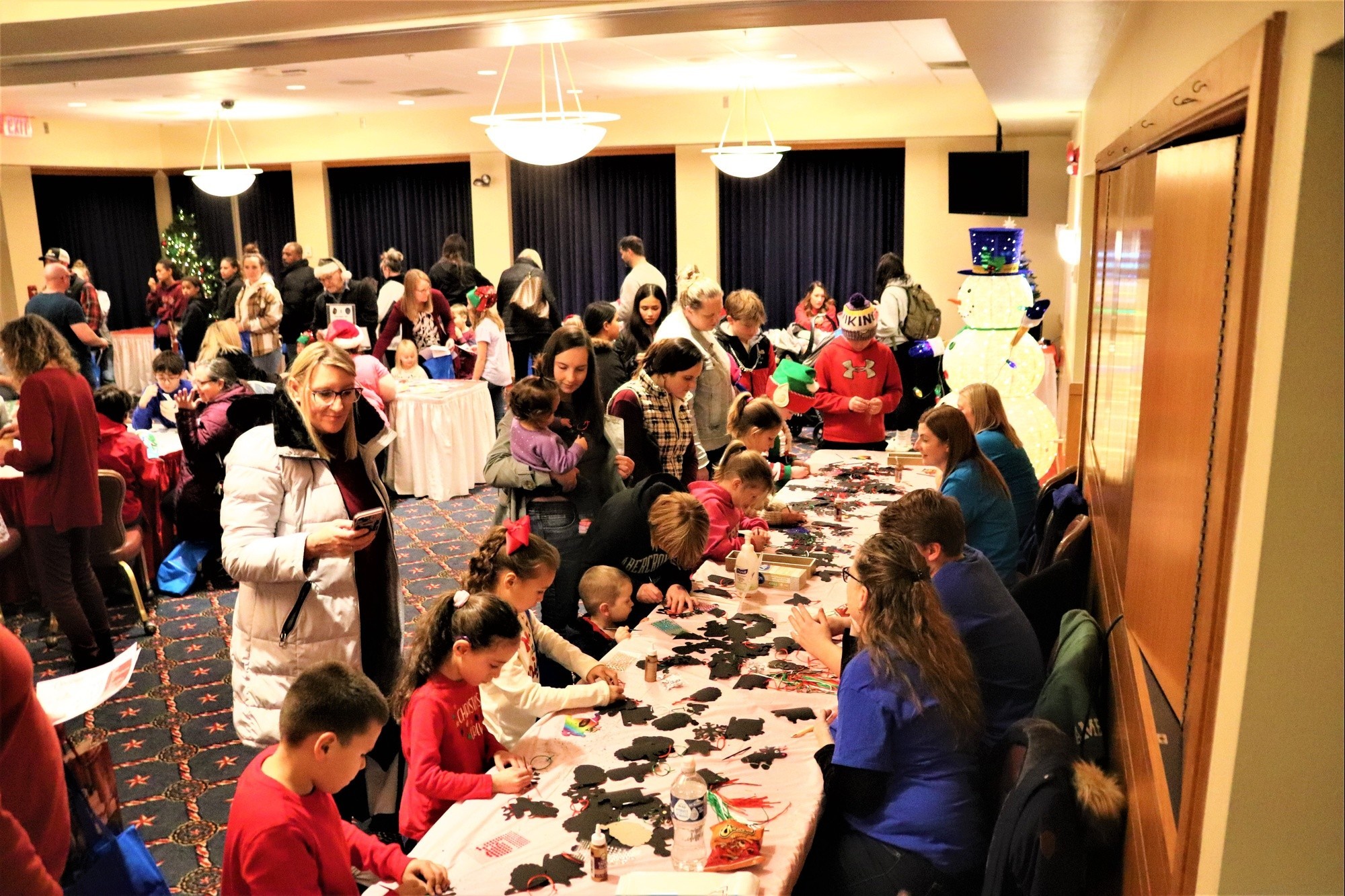 Hundreds attend Fort McCoy’s 2023 Christmas Tree Lighting event to kick ...