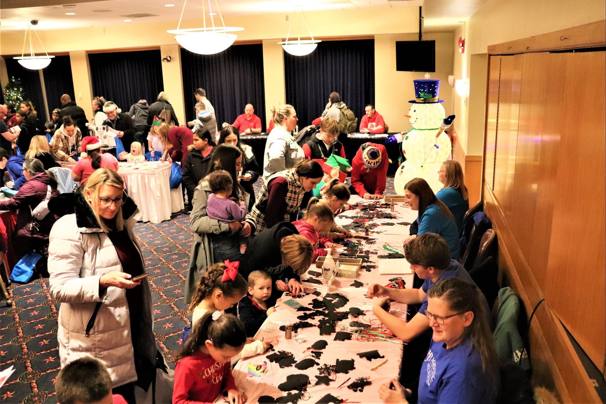 Hundreds attend Fort McCoy’s 2023 Christmas Tree Lighting event to kick ...