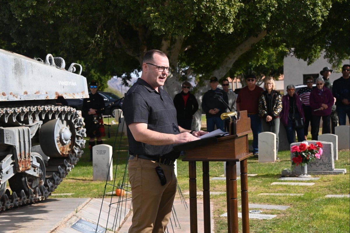 Yuma Proving Ground command team keynotes local Wreaths Across America ...