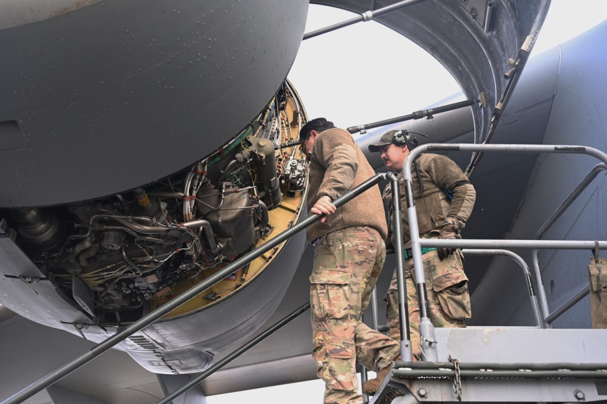 Specialized C-17 tech school prepares Airmen to execute global airlift ...