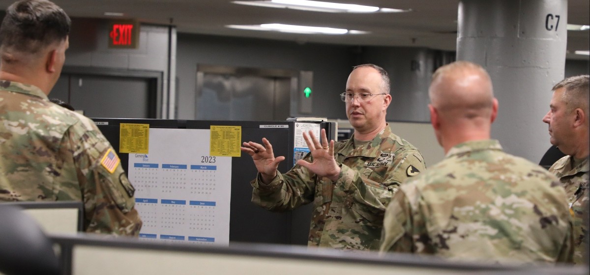 Anderson, Reeves meet with JMC’s Reserve Element Detachment | Article ...