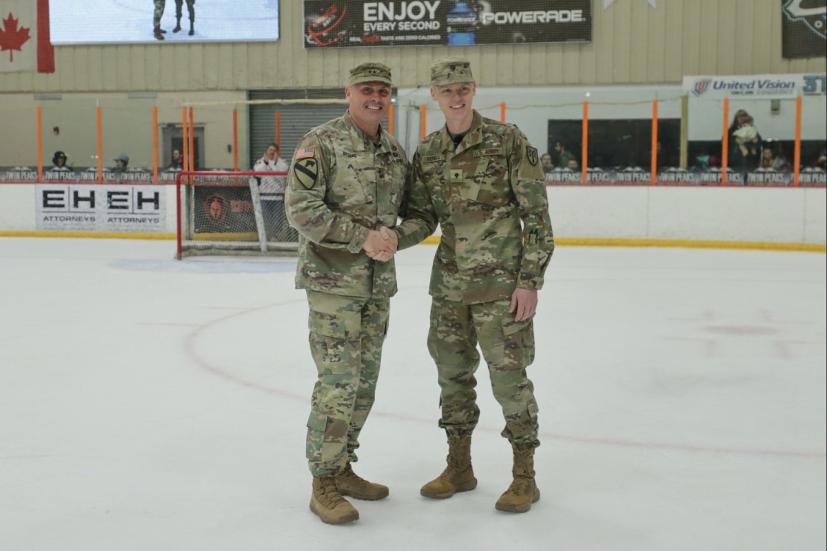 Commanding general reenlists Soldier on ice | Article | The United ...