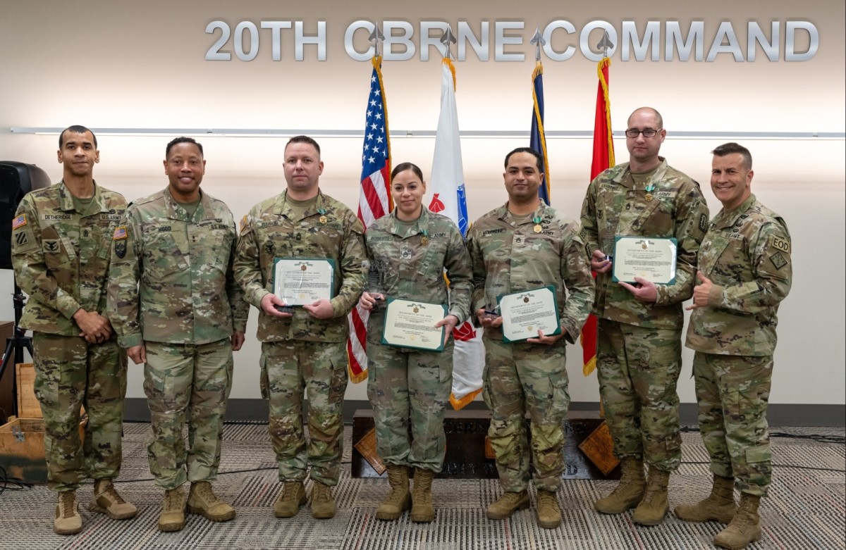 US Army 20th CBRNE Command leaders present retention excellence awards ...