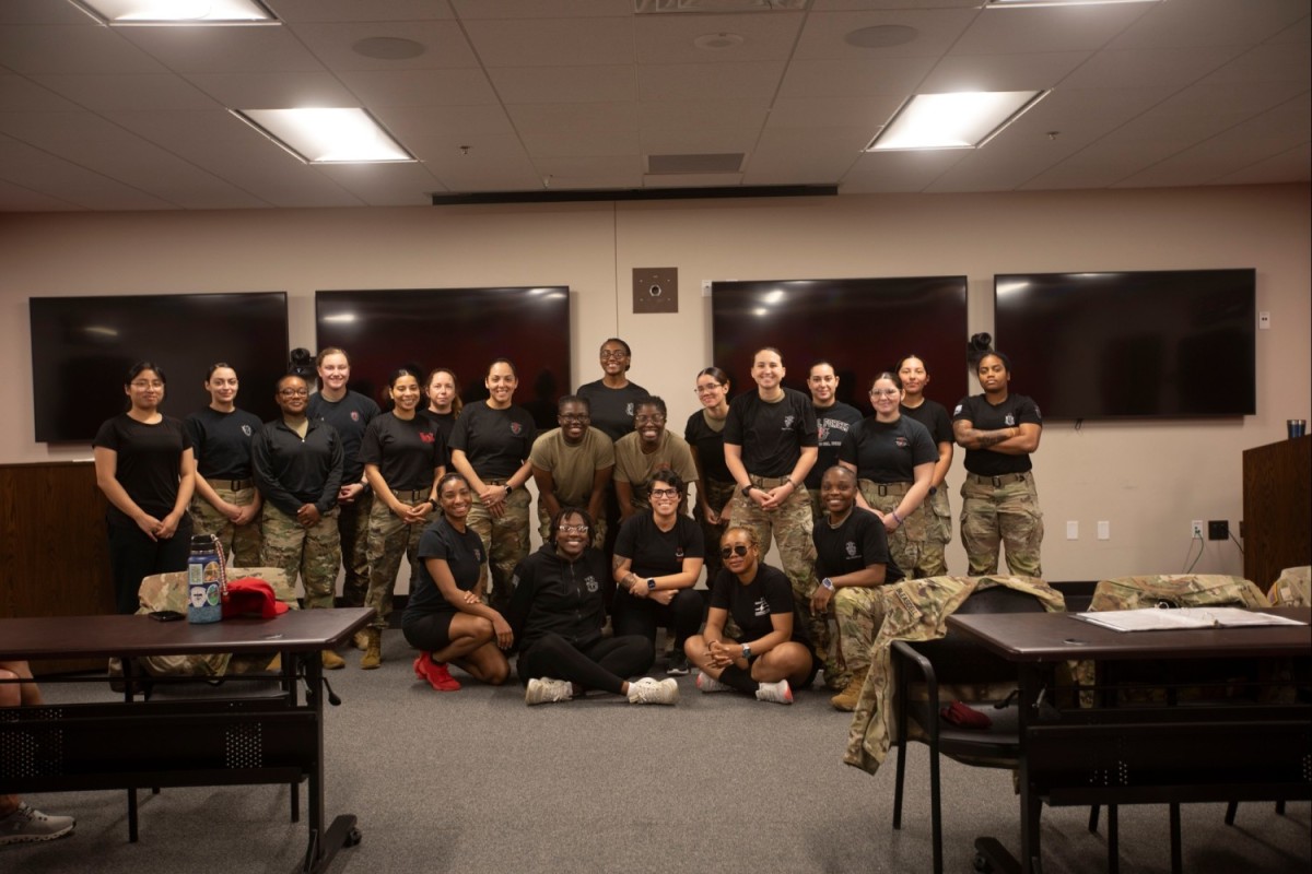 Purposeful mentorship: Empowering women in the Army | Article | The ...