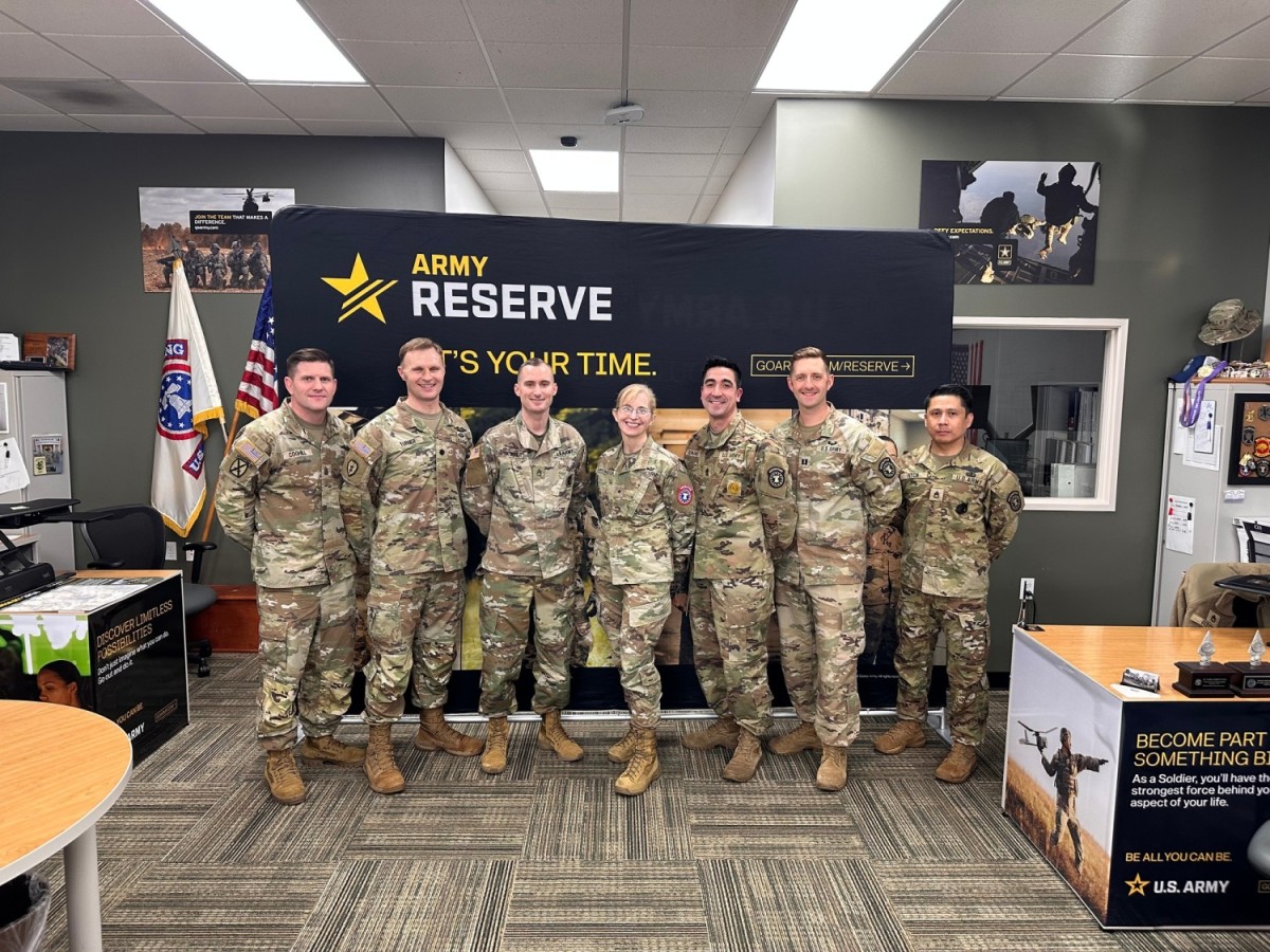 ARMY MEDICINE JOINS EFFORT TO COMBAT RECRUITING SHORTFALLS | Article ...