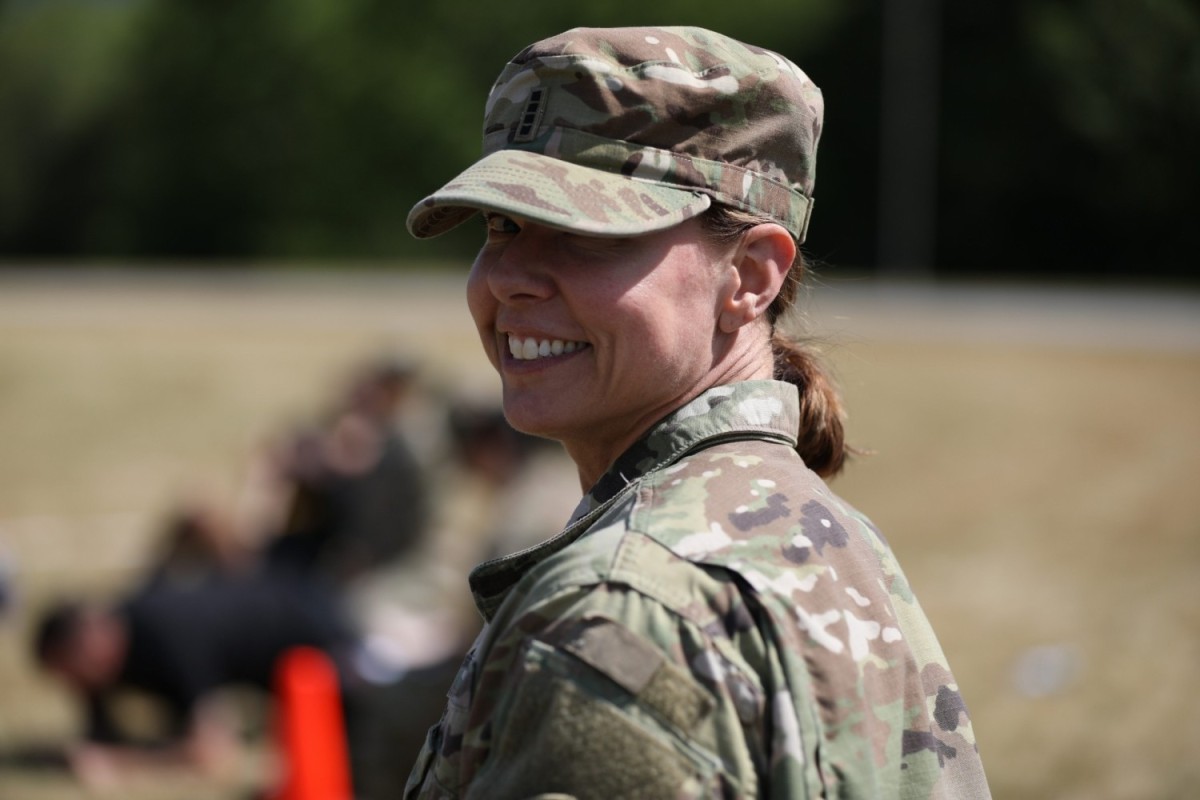 New York Army National Guard Chief Warrant Officer 4 Heather Ruter ...