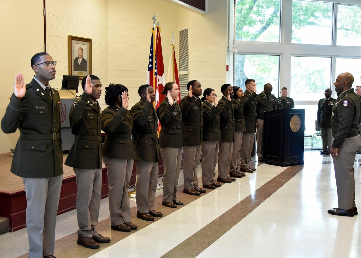 SMDC leader commissions local ROTC cadets | Article | The United States ...