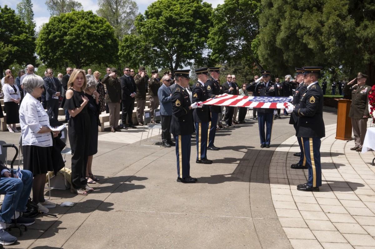 Oregon National Guard Honors Decorated Vietnam Veteran | Article | The ...