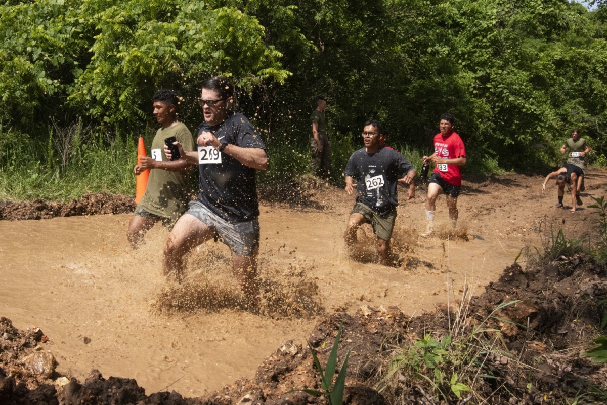 Fort Leonard Wood Marines host 23rd Volkslauf 10k Mud Run | Article ... Fort Leonard Wood Marines host 23rd Volkslauf 10k Mud Run | Article ...