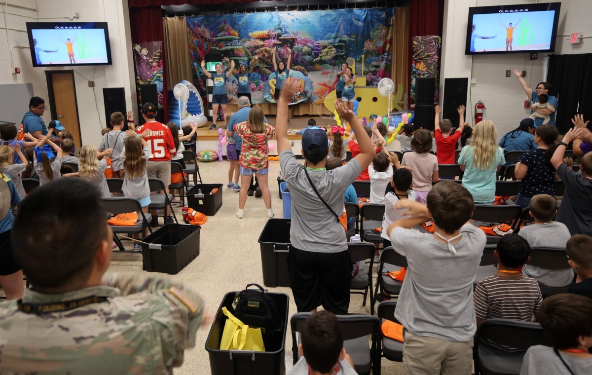 Fort Knox kids ‘dive into friendship with God’ at 2024 VBS summer camp ...