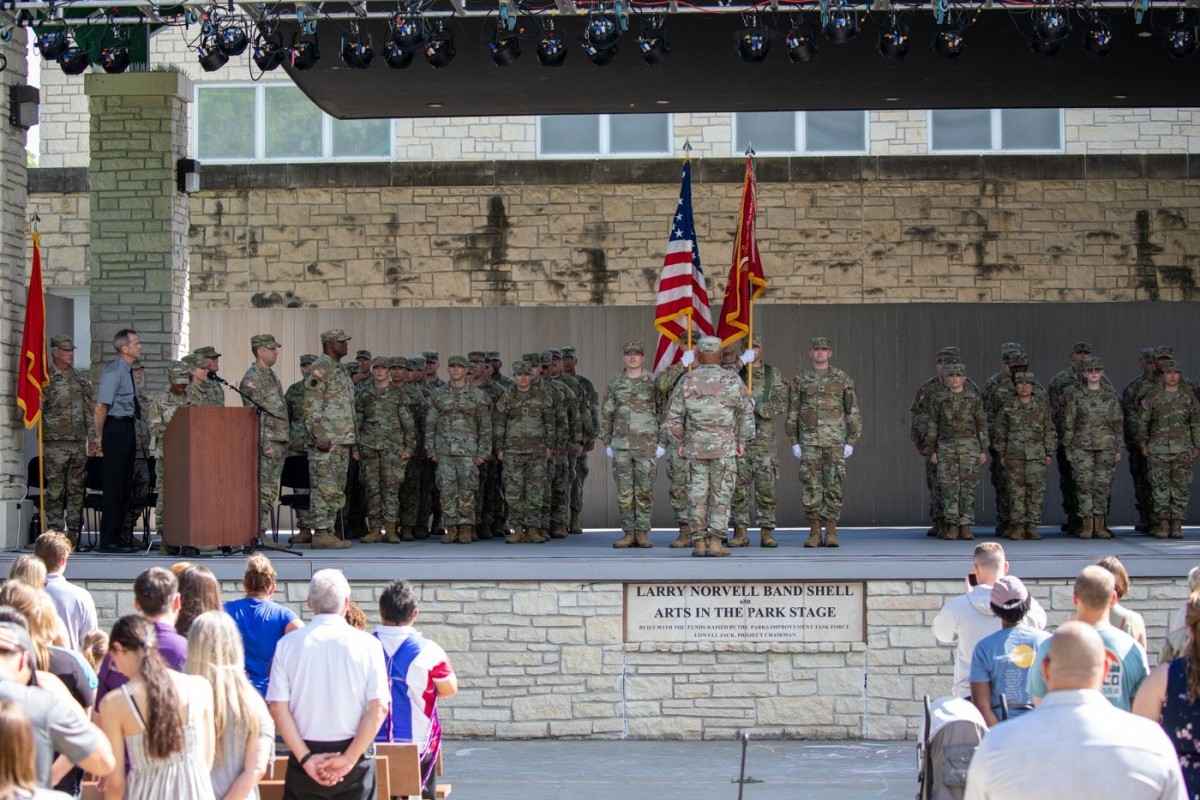 450th Movement Control Battalion Receives Sendoff | Article | The ...