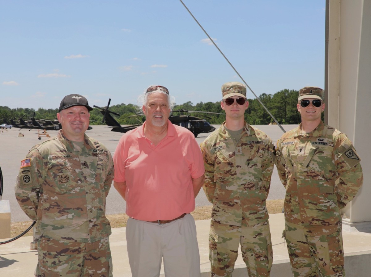 Crossing paths on purpose: 'Wrong turn' lands UH-60 instructor pilot ...
