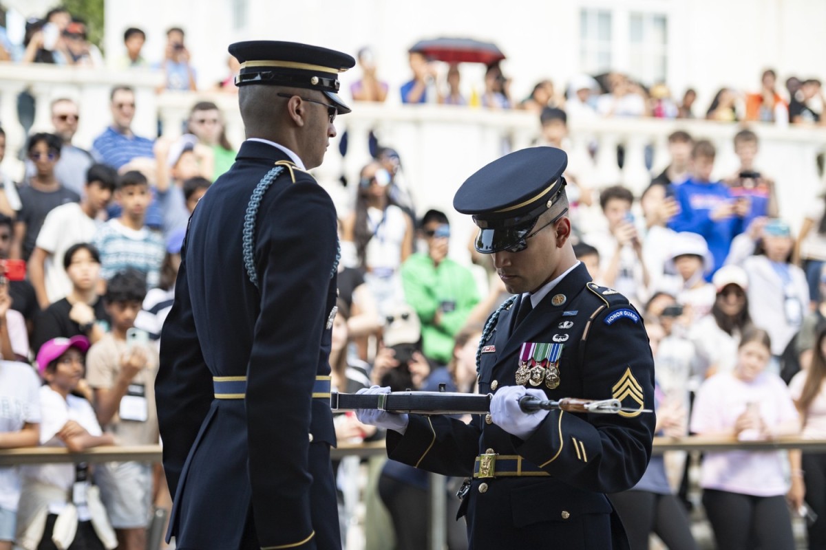 Standing tall at the Tomb of the Unknown Soldier | Article | The United ...