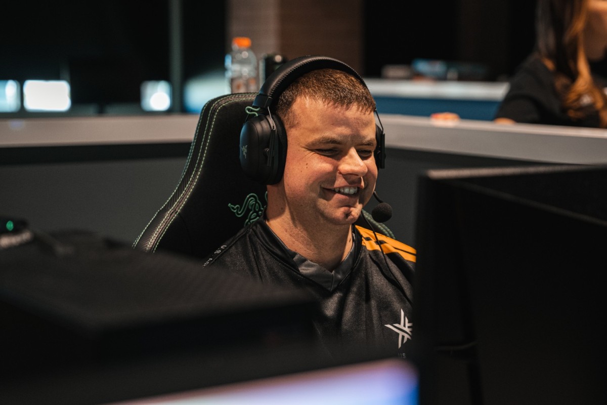 Intel analyst follows eSports dream | Article | The United States Army