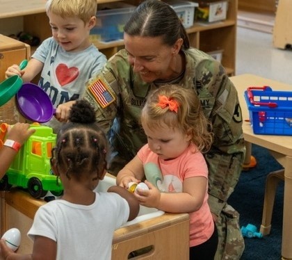 Garrison Leaders Conduct Impromptu Visit to Schofield Barracks Child ...