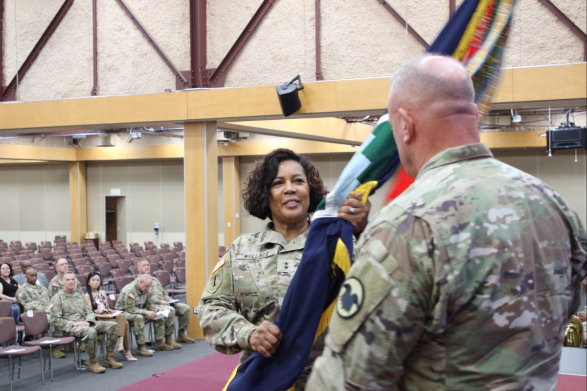 First Female Commanding General of the U.S. Army Reserve’s 80th ...