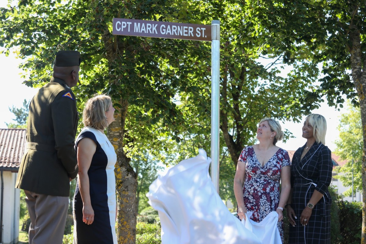 CPT Mark Garner Street honors Hohenfels community member, fallen 1-4 ...