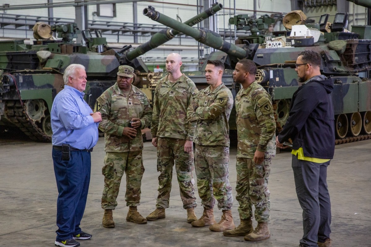 405th AFSB hosts ASC sister brigade at HQs, two APS-2 worksites during ...