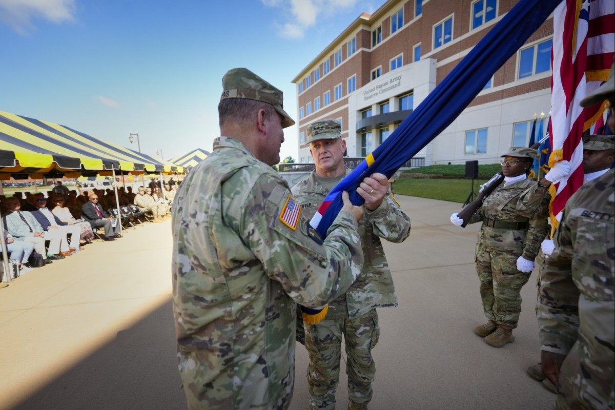Lt. Gen. Robert Harter takes reins of U.S. Army Reserve | Article | The ...