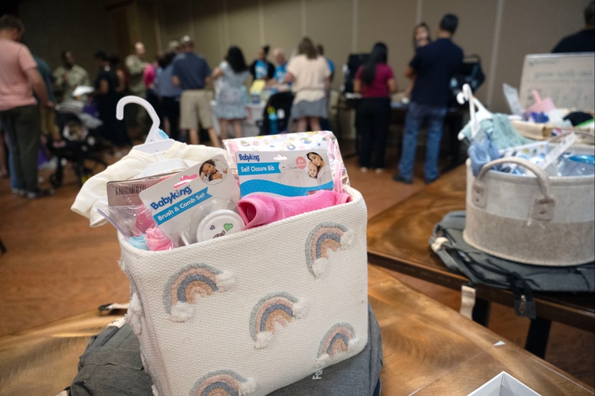 Community baby shower helps new parents | Article | The United States Army