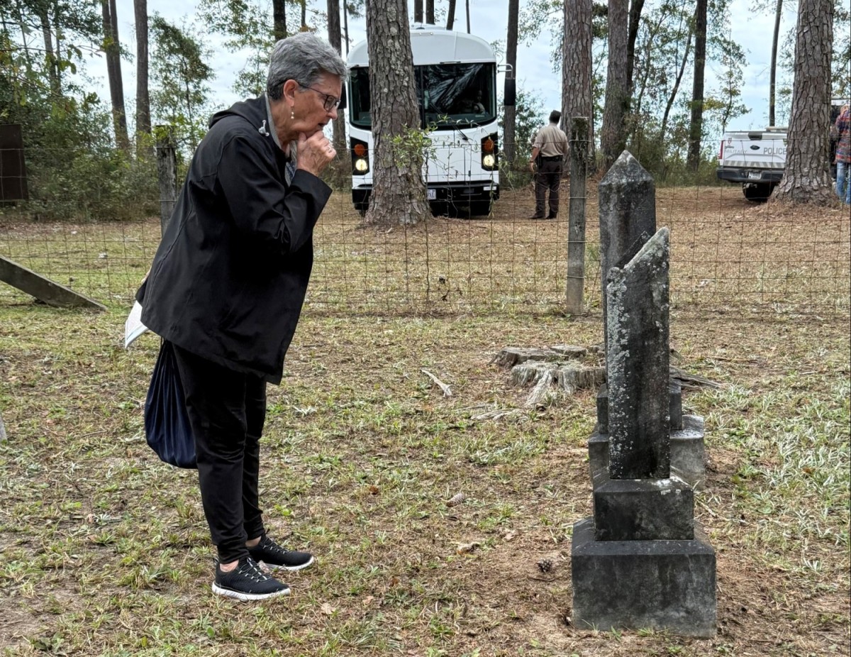 Cemetery Tour keeps history alive | Article | The United States Army