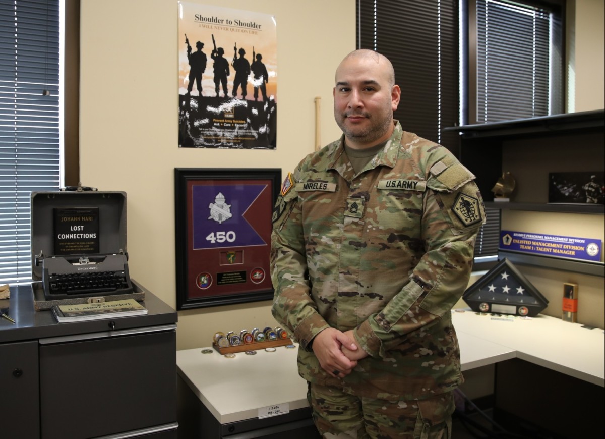 HRC Soldier honors, lives Native American heritage | Article | The ...