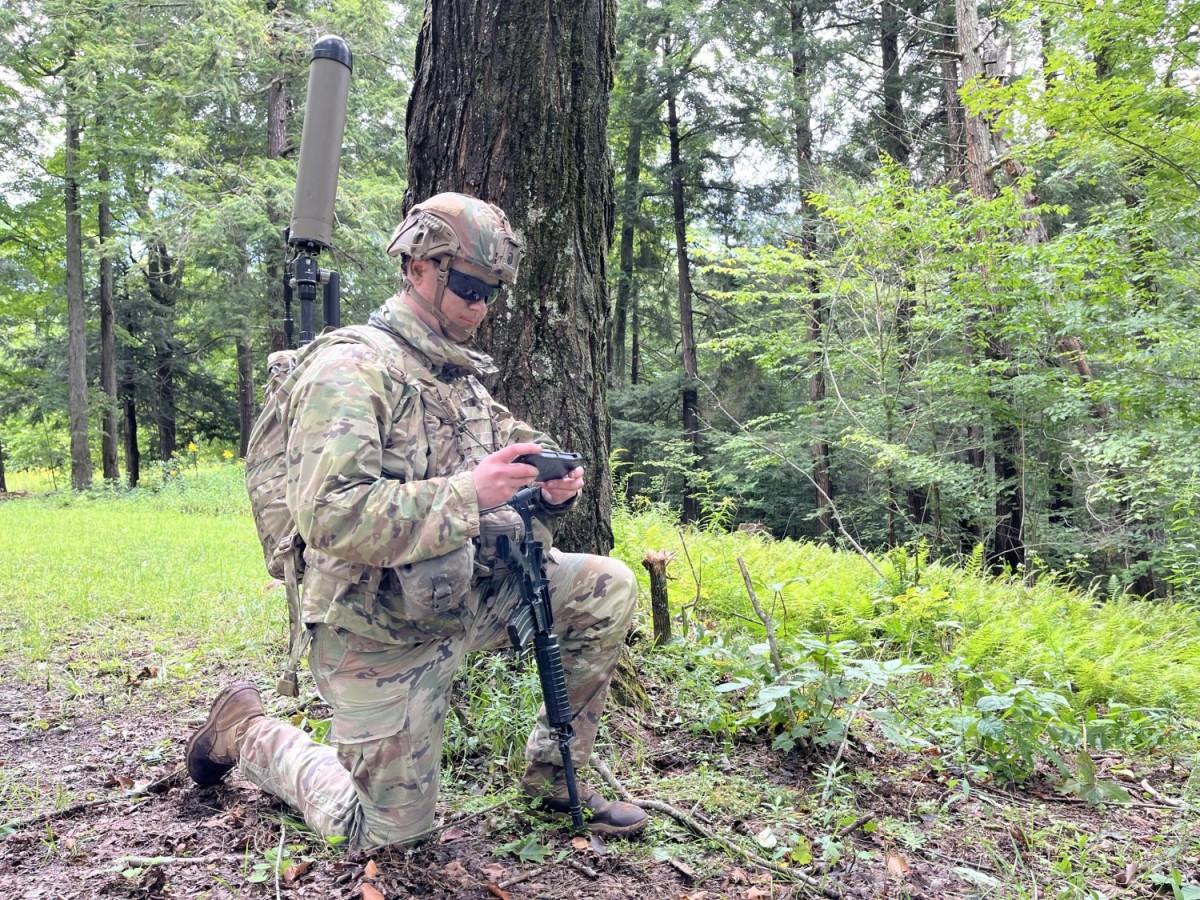 New dismounted spectrum warfare system rapidly addresses critical Army ...