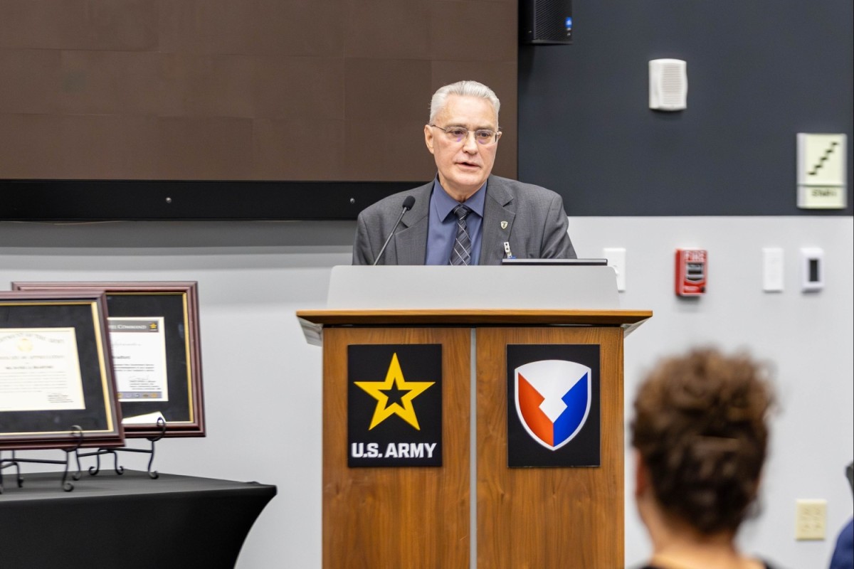 Senior Army civilian retires after 45 years | Article | The United ...