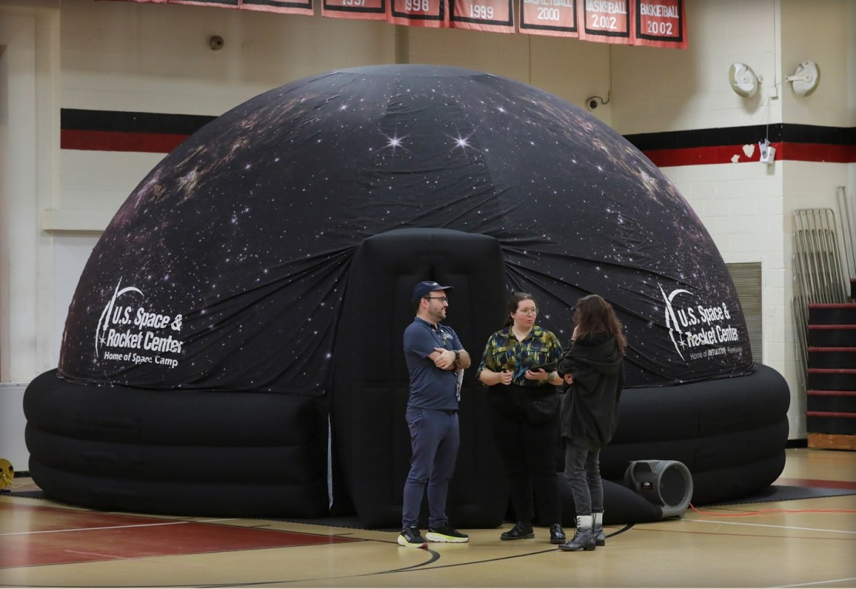 Daleville students seeing stars, Scientists use planetarium dome to ...