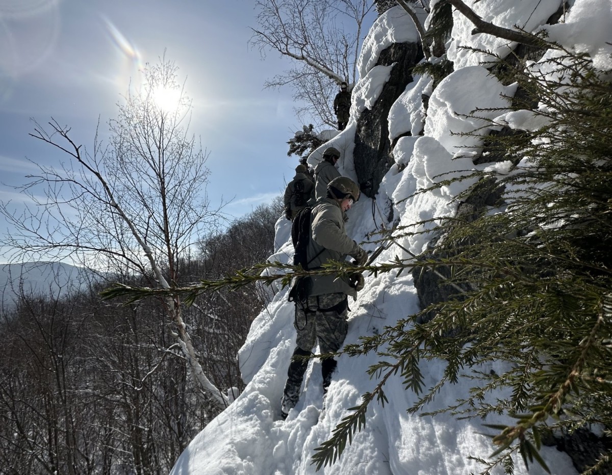 US Army EOD tech earns honor graduate in Basic Military Mountaineering ...