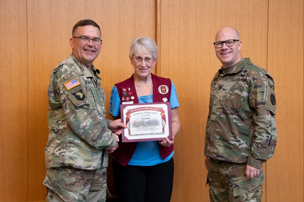 BAMC recognizes exceptional service of volunteers | Article | The ...