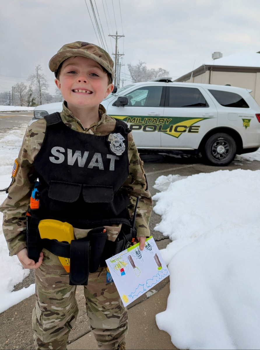 Fort Knox boy, cop connect over shared passion for emergency services ...