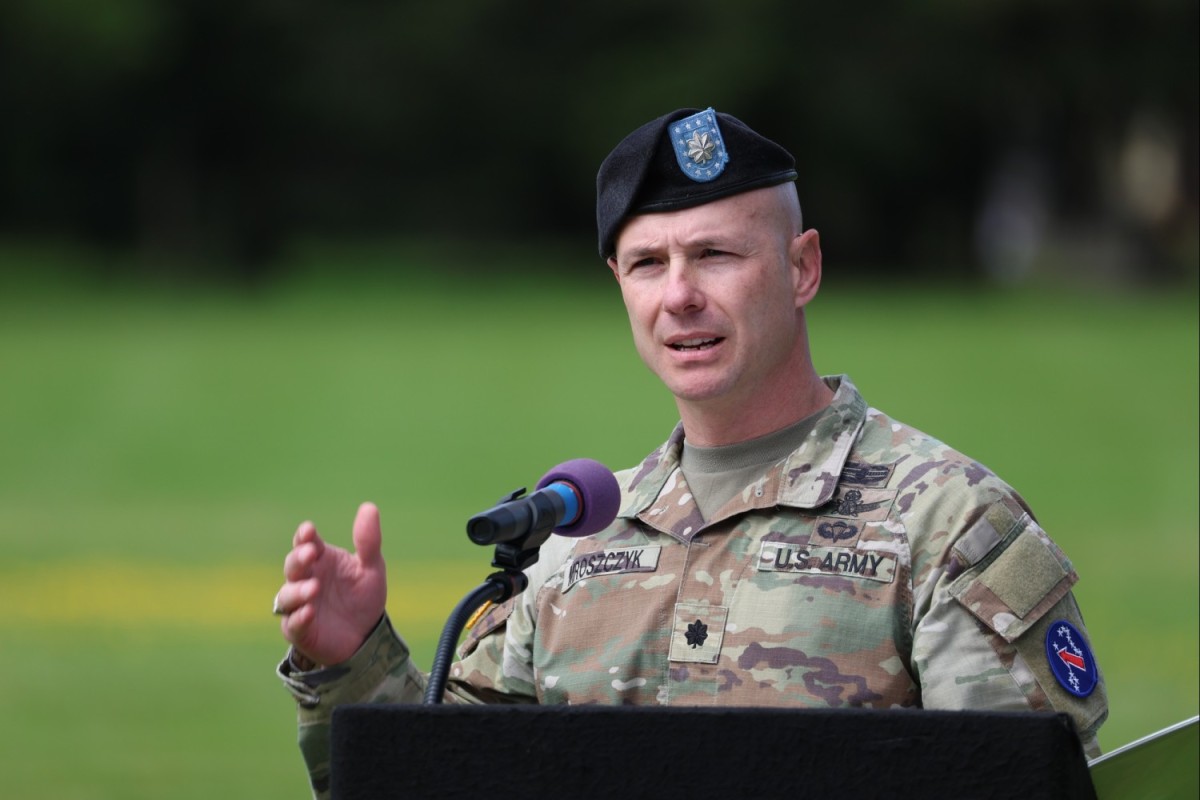 1st Multi-Domain Effects Battalion Welcomes New Commander | Article ...