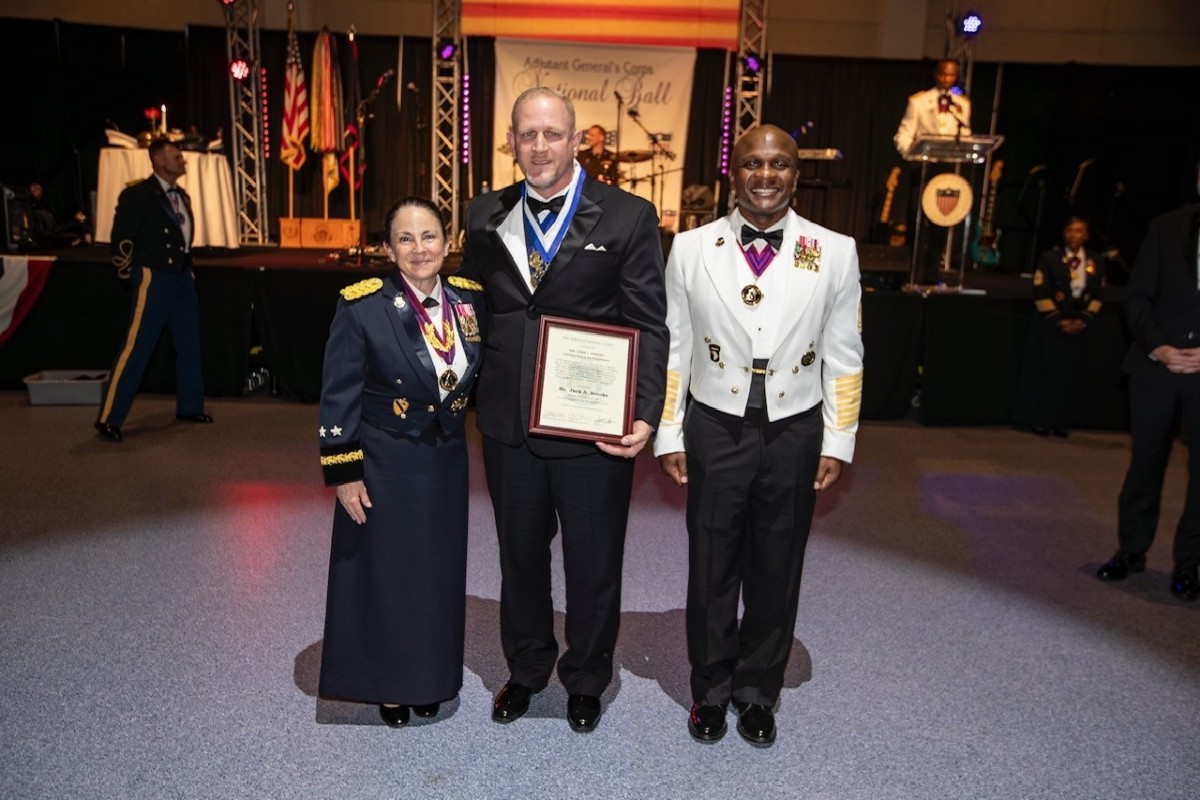 HRC Employee Wins Senior Civilian Adjutant General Corps of the Year ...