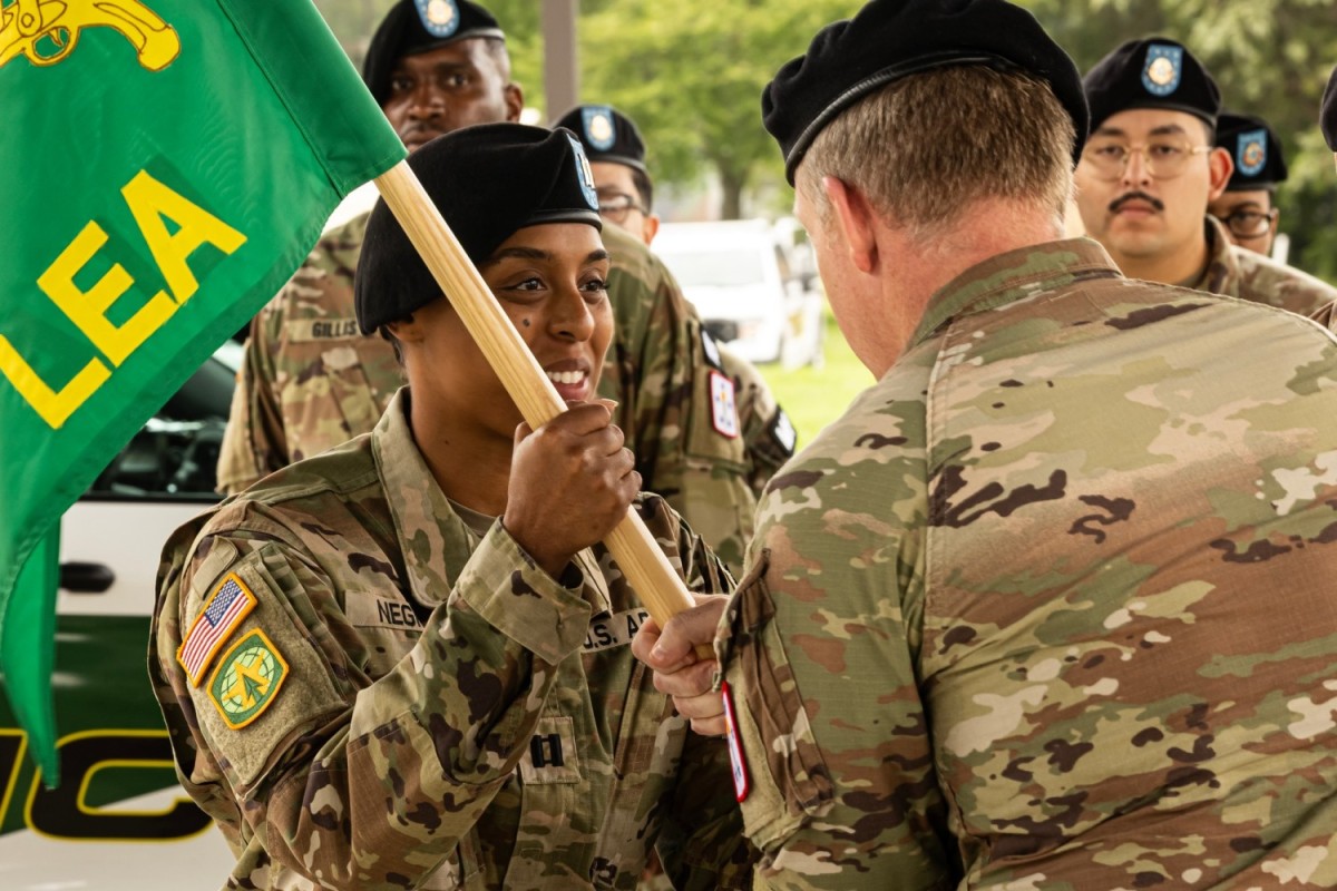 Negron takes charge of CASCOM LEA | Article | The United States Army