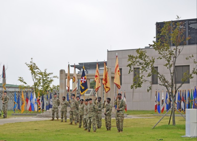 Eighth Army bids farewell to CSM Bolmer, welcomes CSM Weaver as new ...