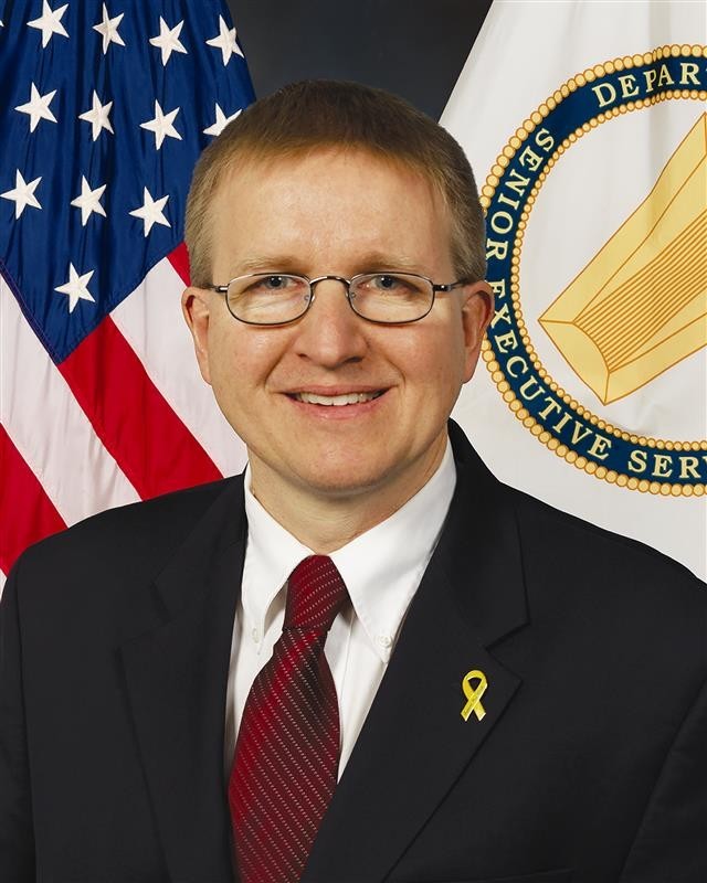 DEVCOM ARL director retires, recognized for decades of service ...