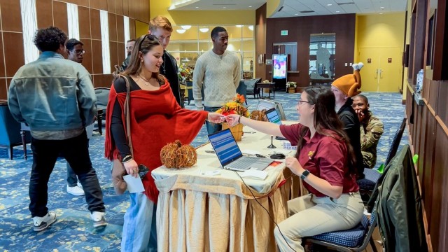 Thanksgiving at Fort Bragg: A Holiday Home for Single Soldiers ...