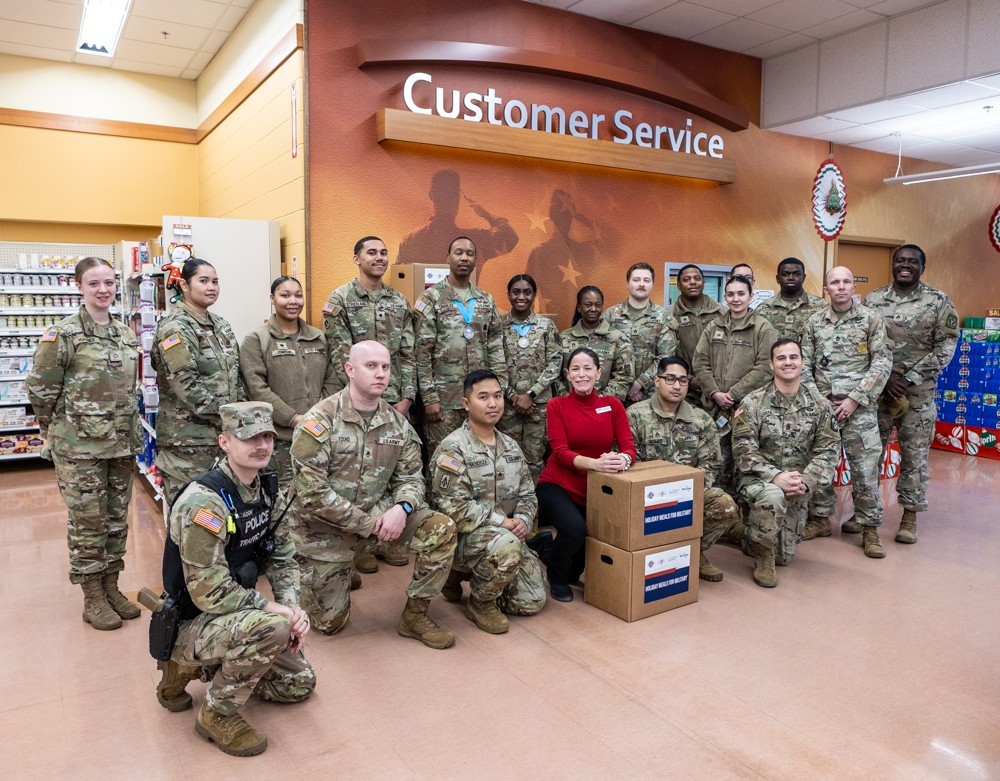 Army Emergency Relief fund pays it forward with Commissary gift cards ...
