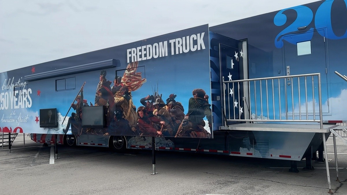 'Freedom Truck' mobile museums bring Freedom 250 to military ...