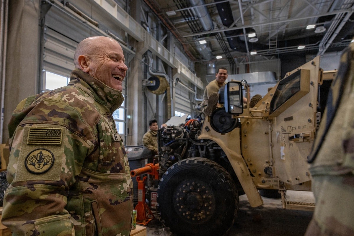 Brig. Gen. John P. Stanley pays a visit to Soldiers in Lithuania ...