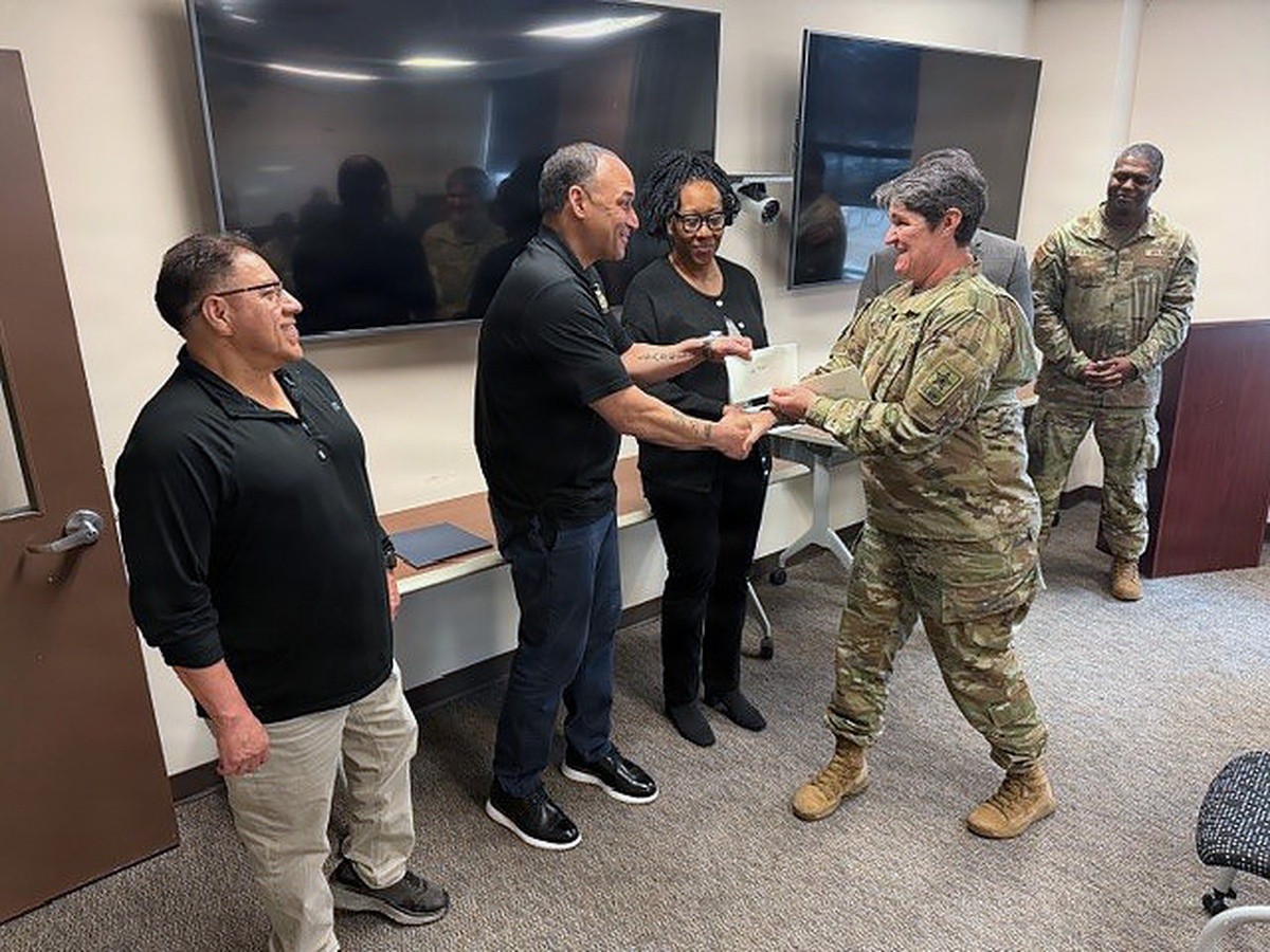 MICC Fort Belvoir employees recognized for support to the Army ...