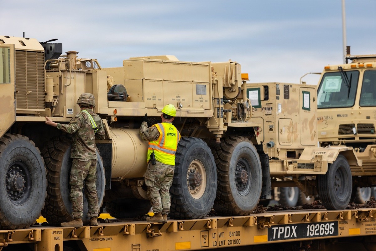 1st Armored Division vehicles, equipment rolling in to support Cadet ...